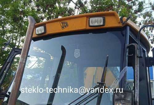Стекло лобовое триплекс на погрузчик JCB 4CX