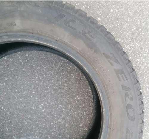 Pirelli Ice Zero 2 215/60 R16