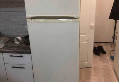 Холодильник двухкамерный indesit рабочий