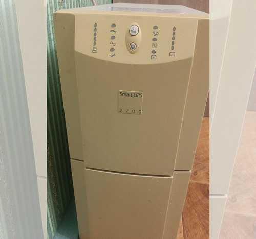 Ибп APC SMART UPS 2200