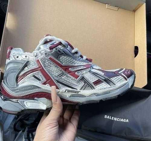 Balenciaga runner burgundy