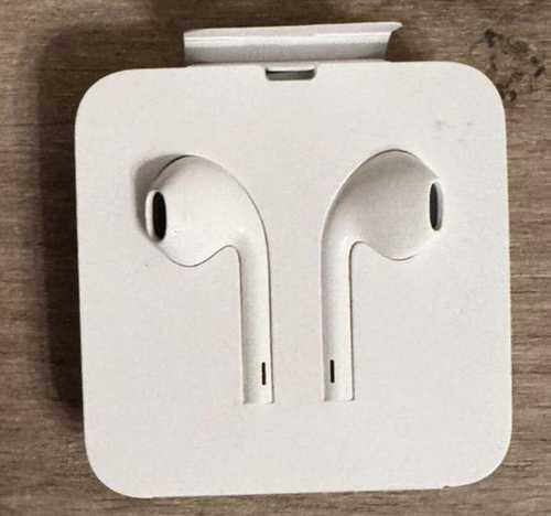 Наушники apple earpods lightning из комплекта