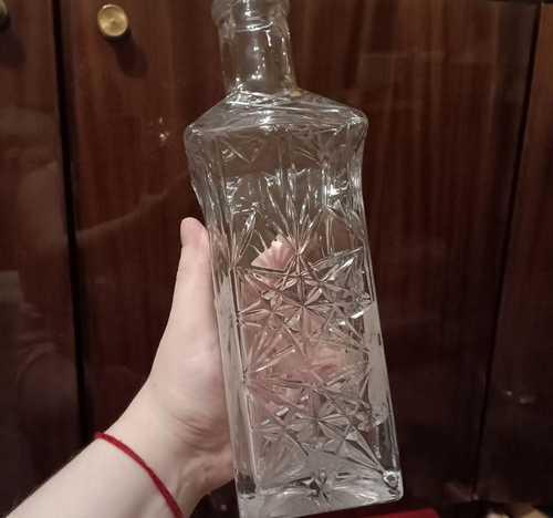 Графин и конфетница