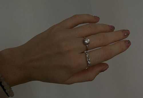 Серебряное кольцо с фианитом