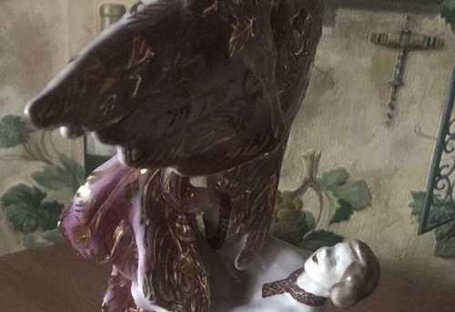 Фарфоровая статуэтка Иванушка с жар птицей