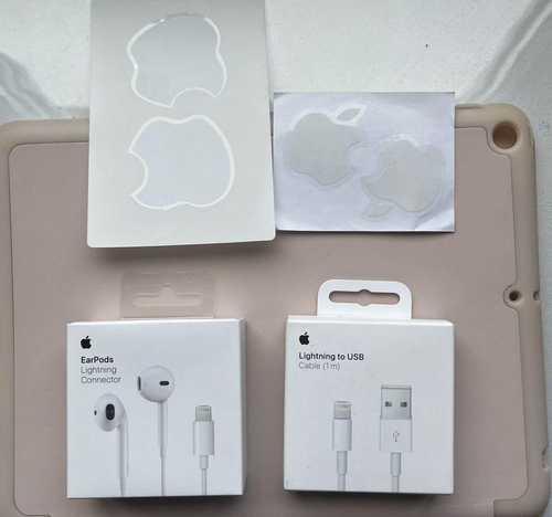 Коробочки от аксессуаров apple оригинал