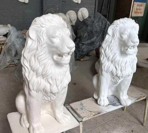 Гипсовая скульптура льва