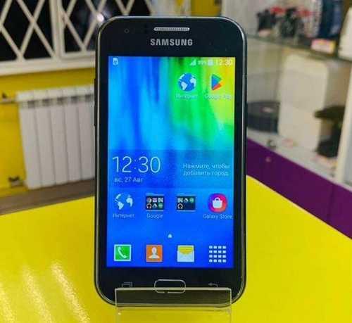 Телефон Samsung J1 SM-J100FN