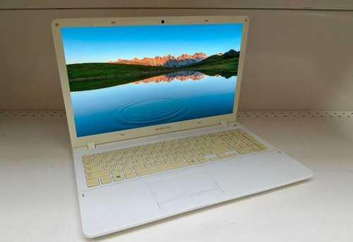 Ноутбук 15.6" Samsung NP450R5E, 500 ГБ, Core i5-3230M, RAM 4 ГБ, GeForce 710M 2 ГБ