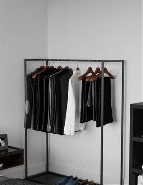 Рейл для одежды металлический чёрный