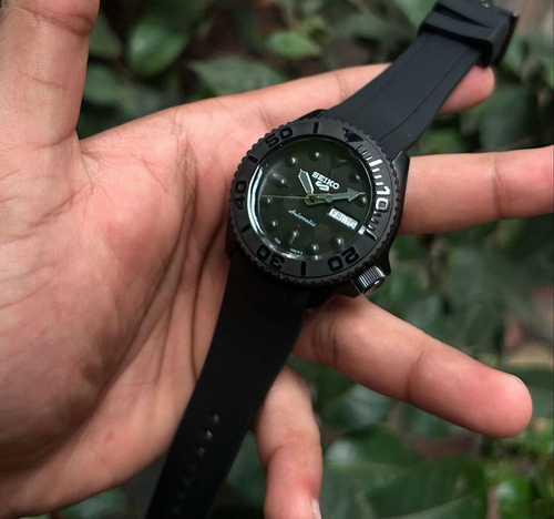 Наручные часы Seiko Mod Total Black