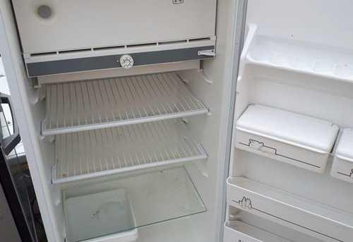 Холодильник на зч или под ремонт