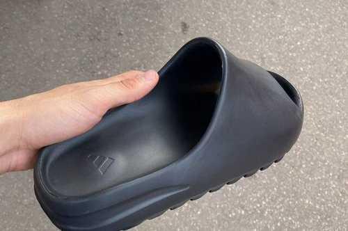 Тапочки adidas yeezy slide тапки