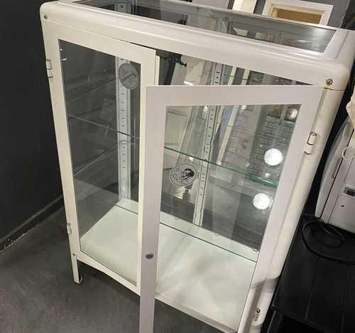 Витрина стеллаж IKEA
