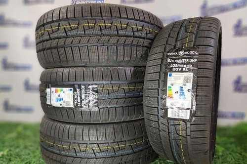 Royal Black Royal Winter UHP 225/40 R19 93V