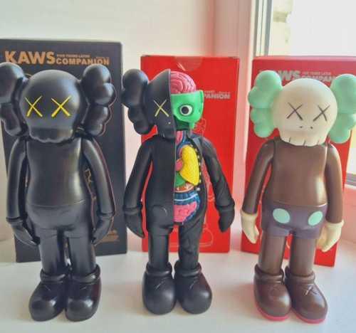 Коллекционная фигурка Kaws