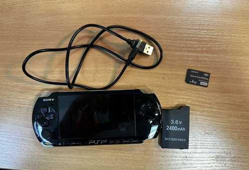 PSP 3004 прошитая в комплекте новый аккум