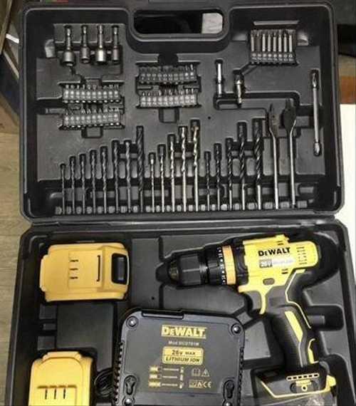 Аккум-Шуруповерт Dewalt 26v с набором