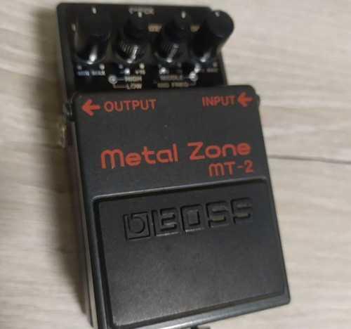 Гитарная педаль boss MT 2 metal zone