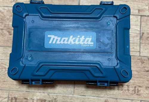 Автомобильный аккамуляторный компрессор Makita