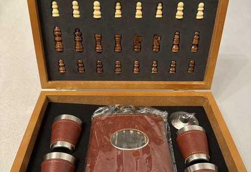Подарочный набор шахмат с фляжкой и рюмками