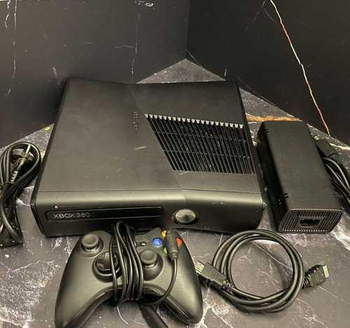 Xbox 360 Slim 4gb