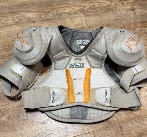 Нагрудник хоккейный Reebok/Jofa 4K sr M