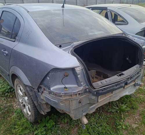 Задняя часть кузова Opel Astra H седан Z18XER 2008