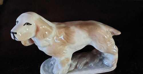 Фарфоровая статуэтка Собака