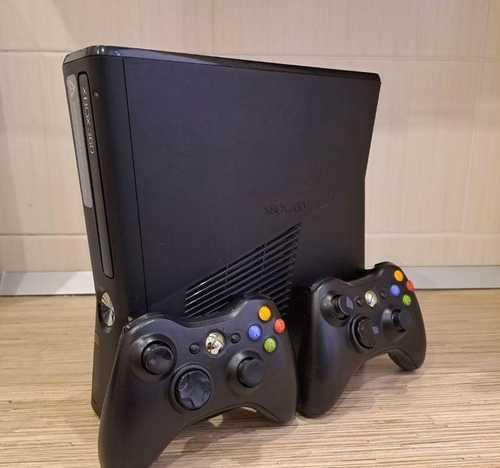 Xbox 360 Slim (прошитая) + много игр