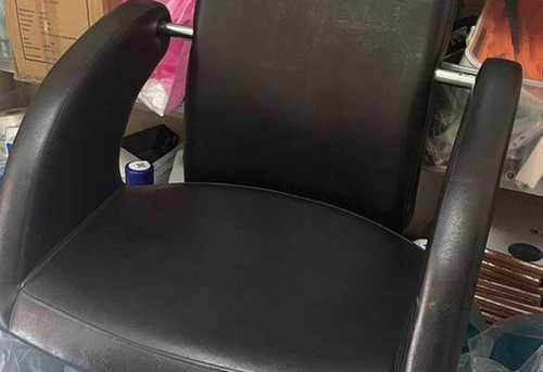 Кресло парикмахера без мойки бу