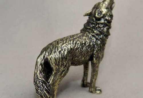 Бронзовая статуэтка волк