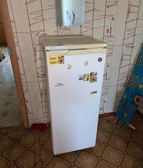 Продается холодильник Саратов б/у
