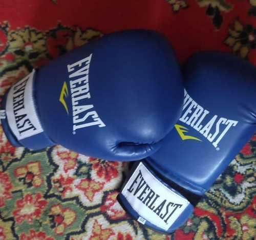 Боксерские перчатки 12 oz everlast