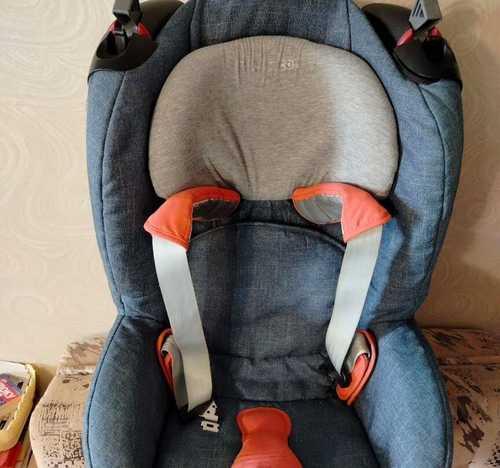 Автомобильное кресло maxi cosi Tobi