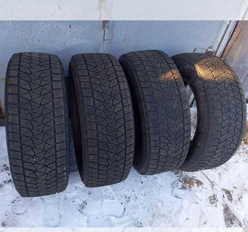 Bridgestone Blizzak DM-V2 235/65 R17 91K