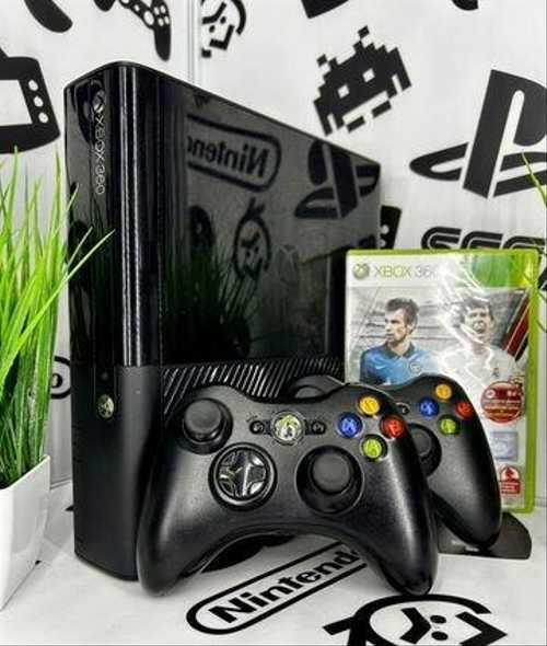 Xbox 360E 320gb + второй геймпад + FIFA 11
