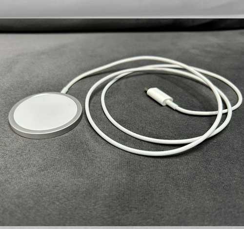 Беспроводная зарядка apple MagSafe