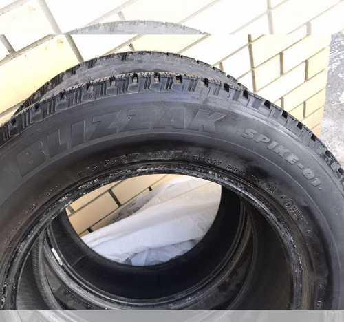 Bridgestone Blizzak Spike-01 225/65 R17 106T