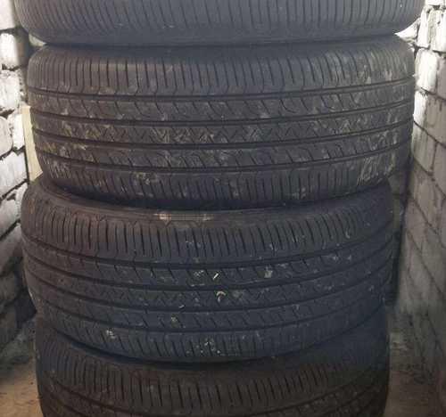 Goodyear EfficientGrip Performance SUV 235/50 R19 99