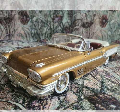 Модели автомобилей 1:18 Pontiac Bonneville