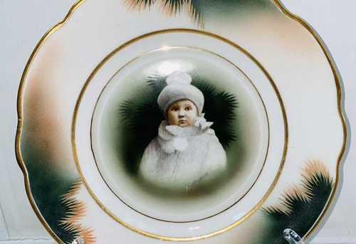 Старинная тарелка Новогодний портрет девочки