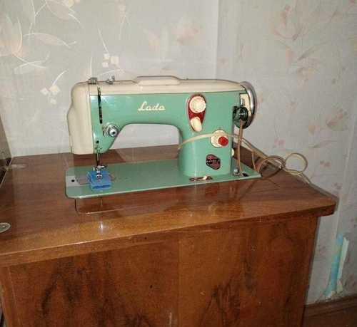 Швейная машина тумбовая LADA237-1
