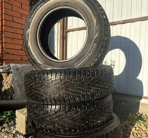 Roadstone Winguard Ice 225/70 R15C
