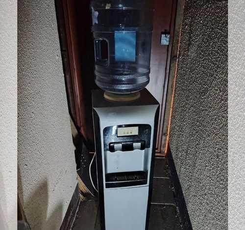 Кулер для воды с холодильником