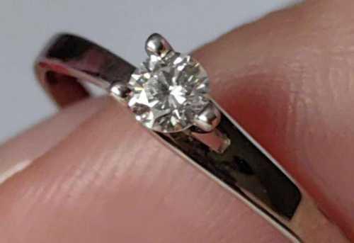 Золотое кольцо с природным бриллиантом