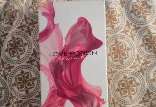 Духи Love potion blossom kiss. oriflame