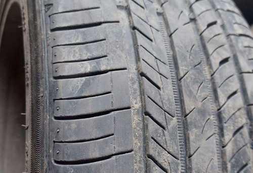 Roadstone N'Fera AU5 215/45 R17 91W