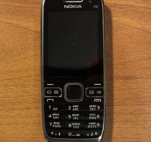 Nokia E52