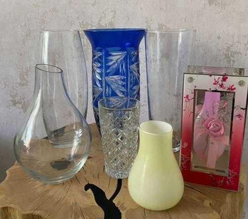 Напольная стеклянная ваза в интерьере